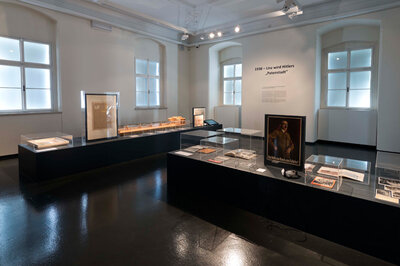 1938 - Linz wird Hitlers Patenstadt - Forum OÖ Geschichte