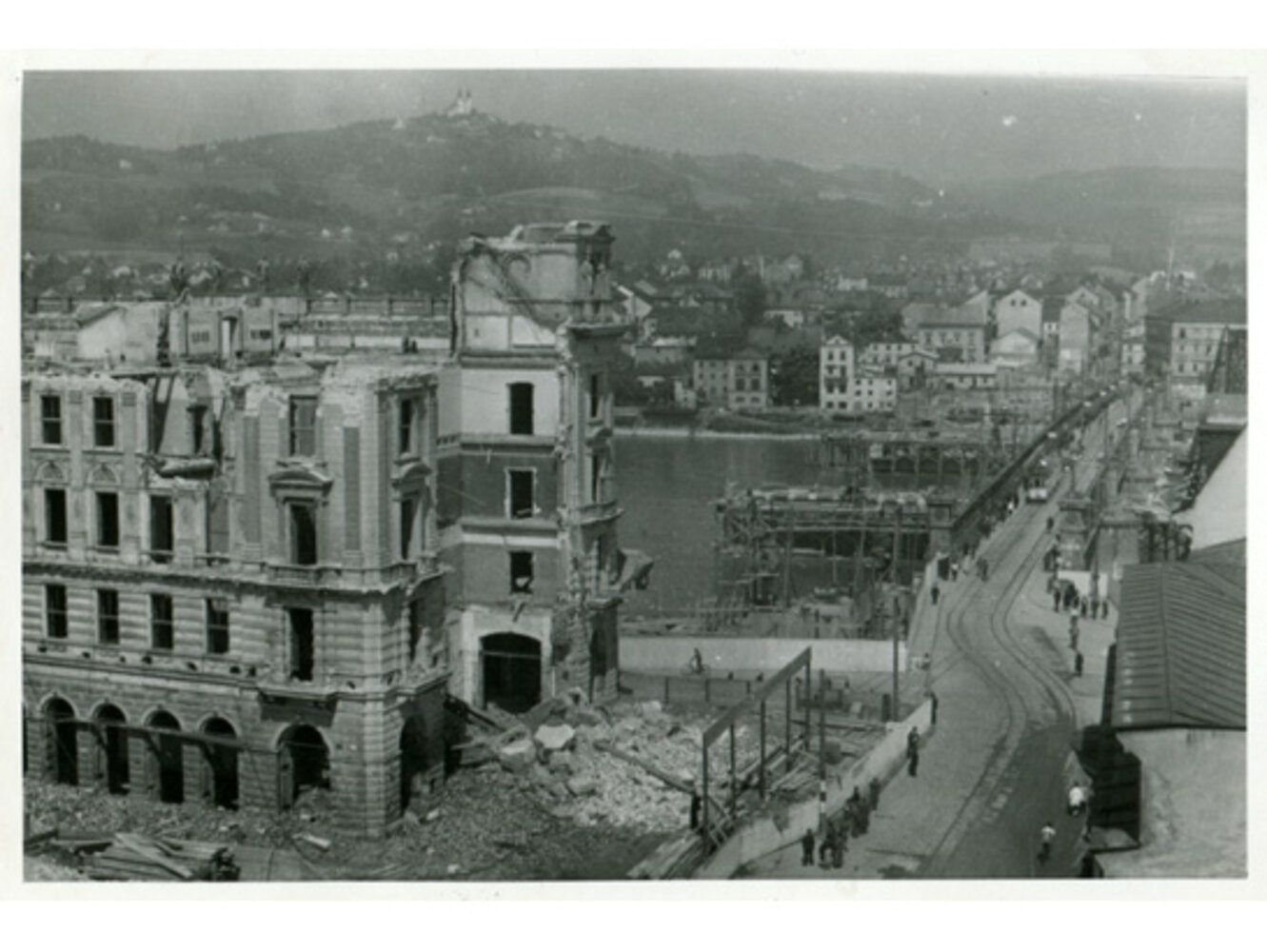 Erste Bautätigkeit am Hauptplatz - Forum OÖ Geschichte